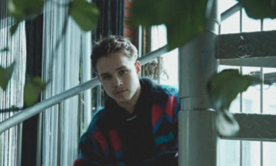 Oliver Malcolm Delivers His Best Performance Yet On “The Machine”