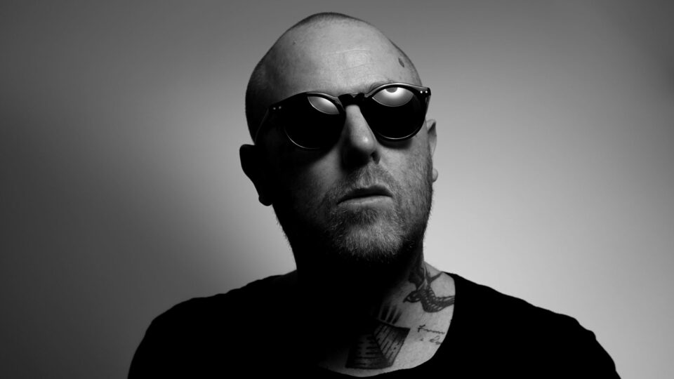 PREMIERE | Sian Shares Throbbing Techno Tune “Mercenary” Ahead of New ...